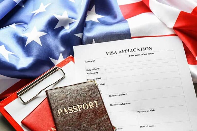 Cómo renovar la visa americana - Guía clara 2025 | Curbelo Law